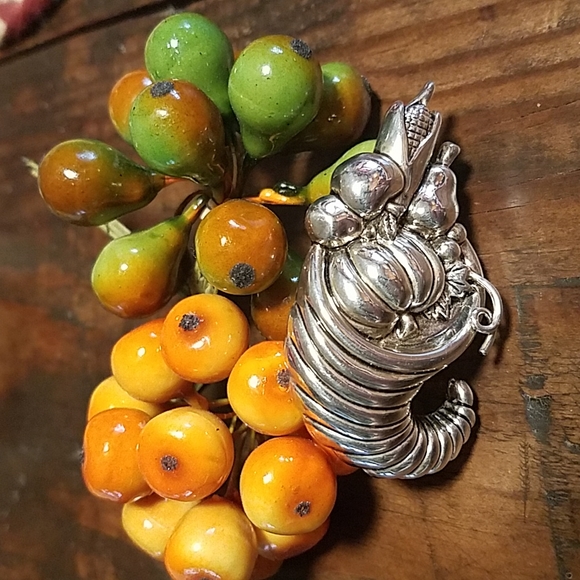 Best | Jewelry | Vintage Best Cornucopia Brooch | Poshmark